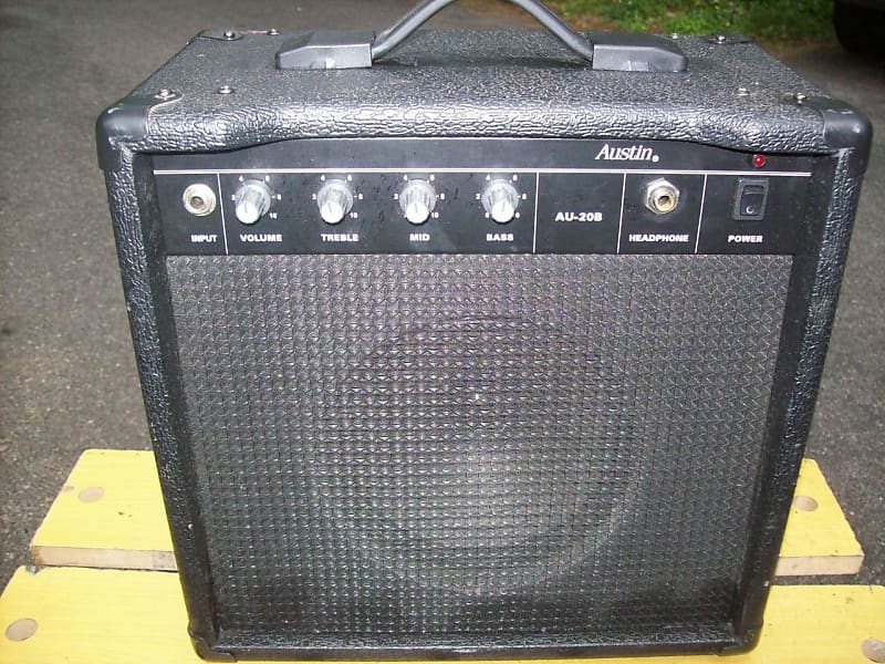 Austin AU-20B Bass Practice Amp VGC 20 W 1-8" Spkr. Solid, | Reverb