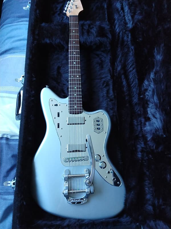 Custom Warmoth Jazzmaster 2013 Inca Silver, Piezo pickup in | Reverb