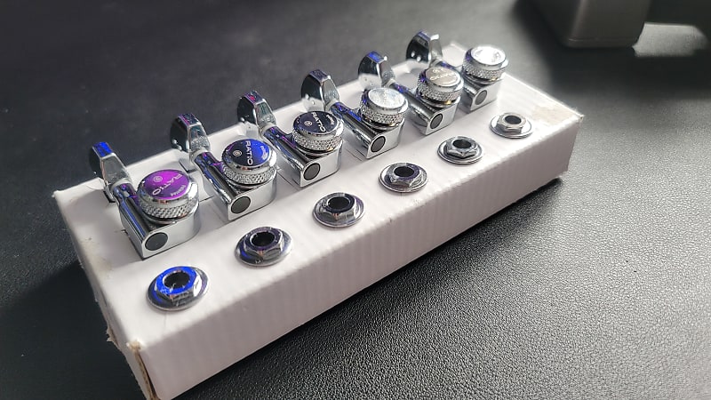 Graph Tech Ratio Staggered Locking Tuners - Chrome | Reverb