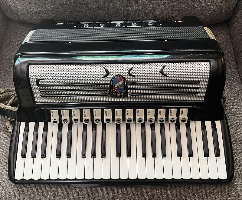 Marchetti 4/5 Reed Accordion * Excellent | Reverb