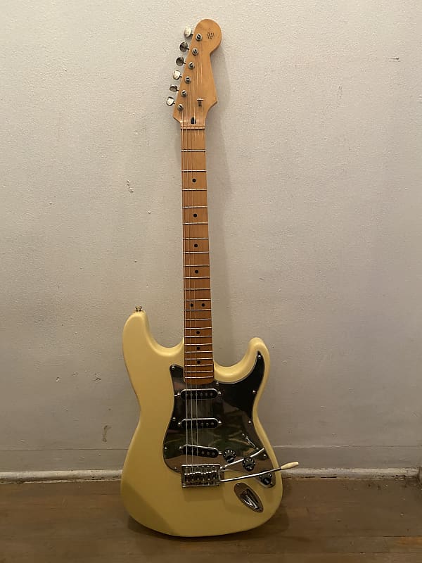Fender Stratocaster (Mid-2010, Cream) | Reverb
