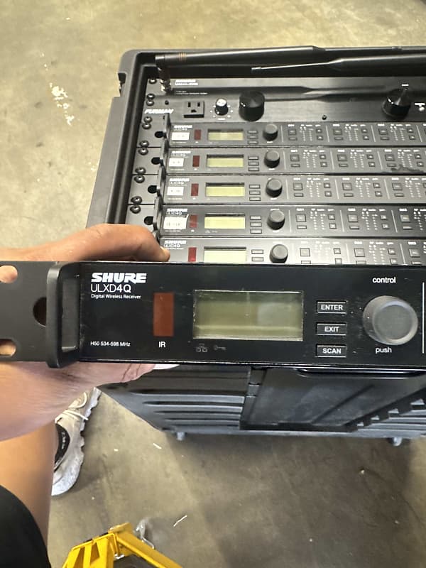 Shure ULXD4Q Receiver | Reverb