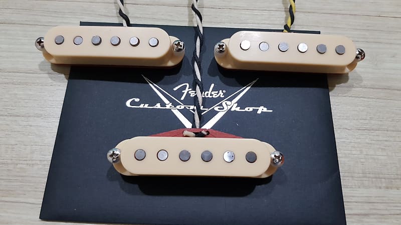 Fender Custom Shop Stratocaster Red Bobbin pickups 1982 | Reverb