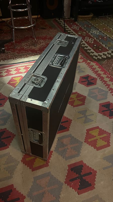 Anvil Road Case Flat Road Case 2011 - Black ans Metal | Reverb