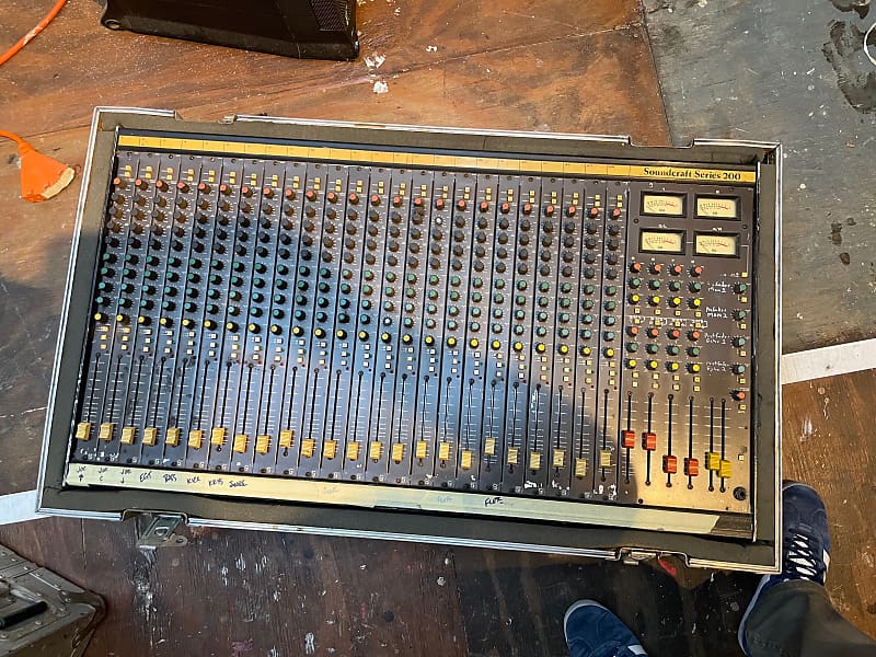 Soundcraft Series 200 24 Channel 4 Buss Mixing Console | Reverb
