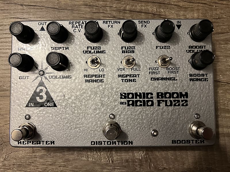 Acid fuzz Sonic boom Fuzz / delay / boost | Reverb