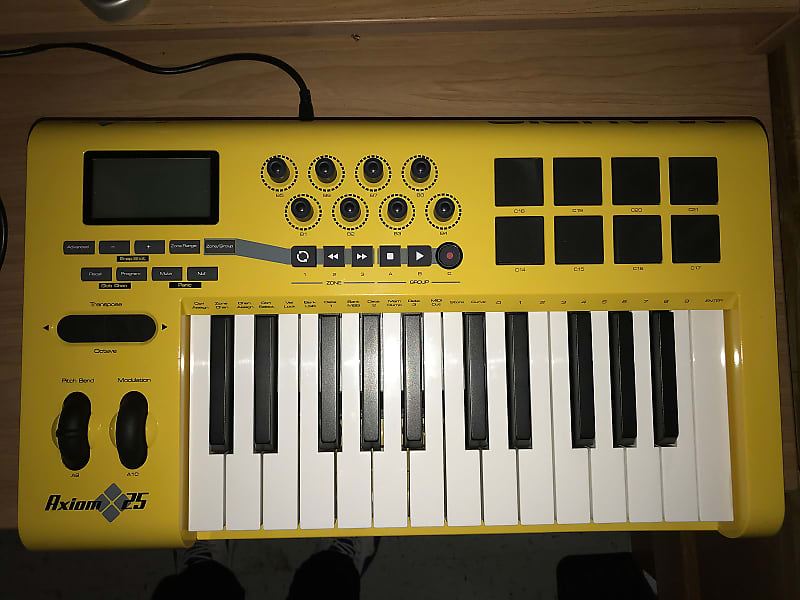 M-Audio Axiom 25 USB MIDI Controller | Reverb