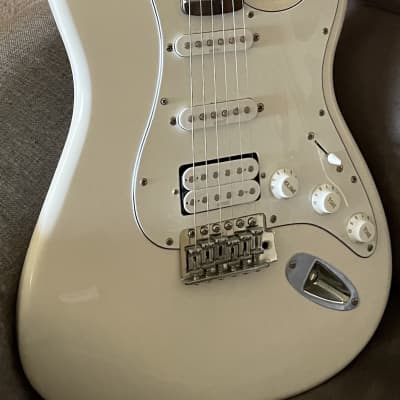 Fender Squire Stratocaster - white | Reverb