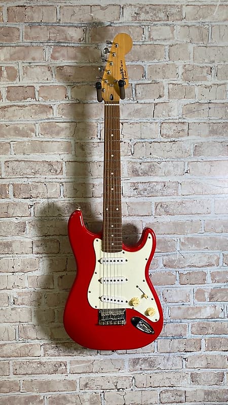 Squier MINI STRAT Electric Guitar (Nashville, Tennessee) | Reverb