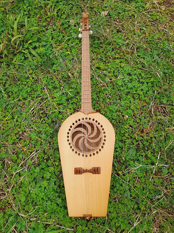 Georgian folk music instrument Panduri | String instrument | Reverb