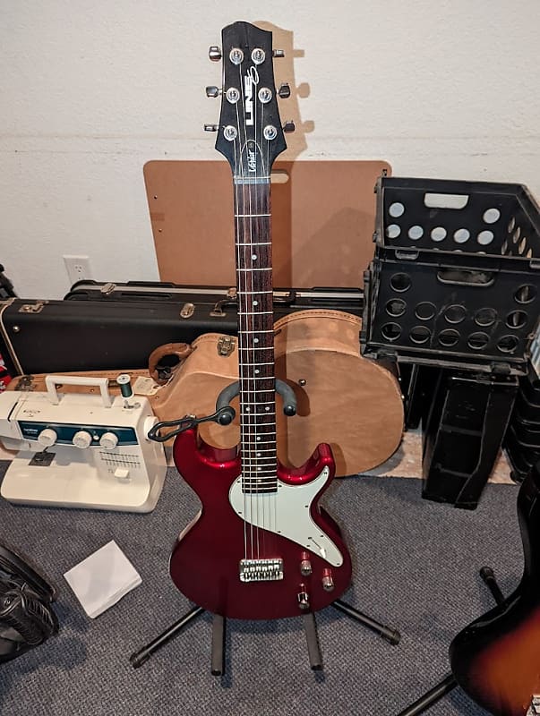 Line 6 Variax 500 red | Reverb