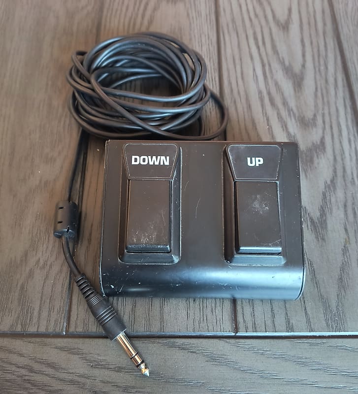 Behringer FS112V Amp channel selector footswitch pedal for | Reverb