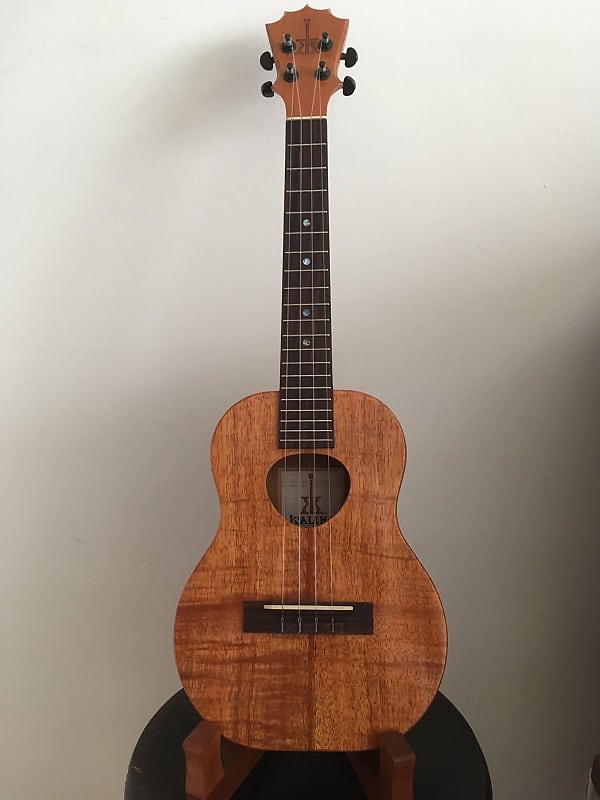 KoAloha Koa Tenor KTM-00 Ukulele with Case and K&K Pickup | Reverb