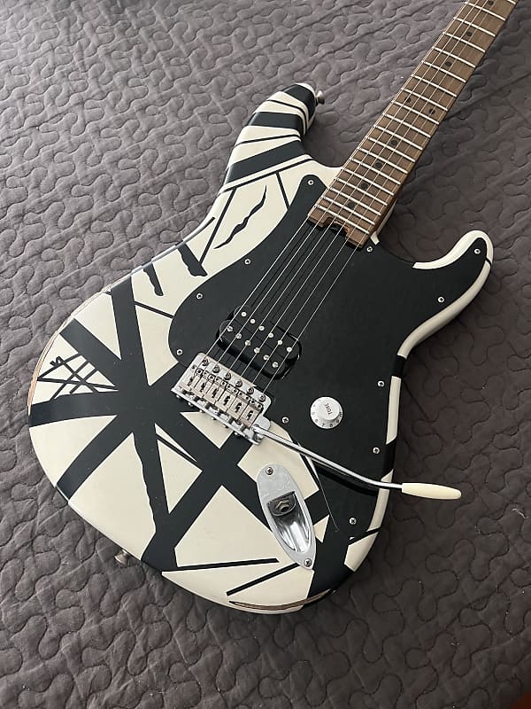 EVH 78 Eruption - Striped Series with Gig Bag | Reverb