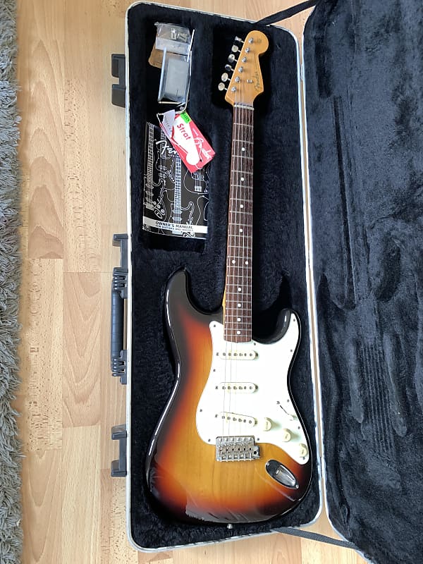 Fender Stratocaster - Sunburst | Reverb UK