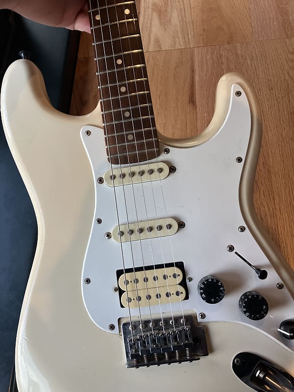 Barracuda Strat copy - Cream | Reverb