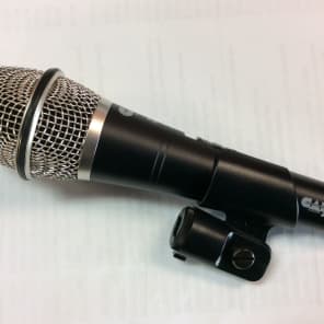 CAD D32 Supercardioid Handheld Dynamic Microphone | Reverb UK