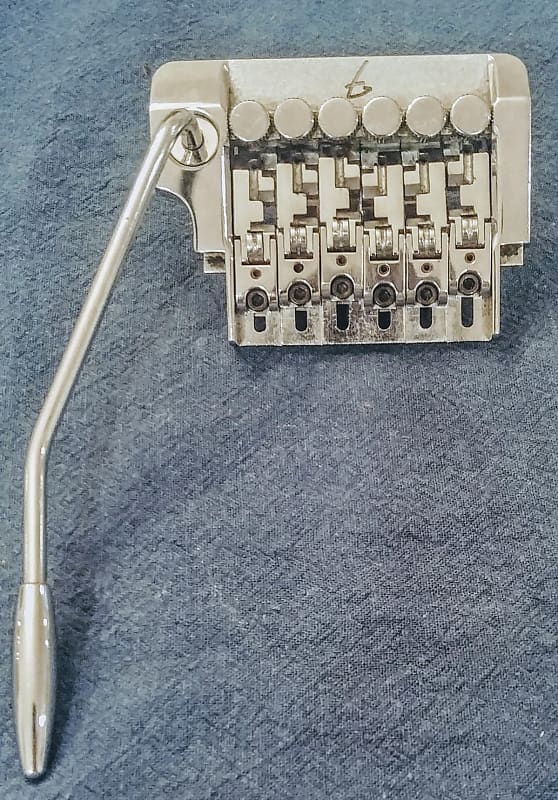 Fender System 3 Tremolo 1985-1987 Chrome Non-locking. | Reverb