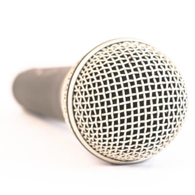 Samson Q7 Handheld Dynamic Unidirectional Microphone with Mic | Reverb