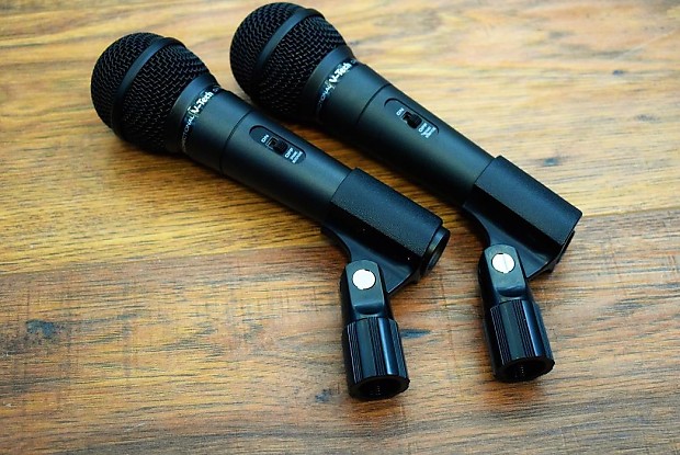 V-Tech VT1030 Dynamic Microphone with On/Off and Stand | Reverb