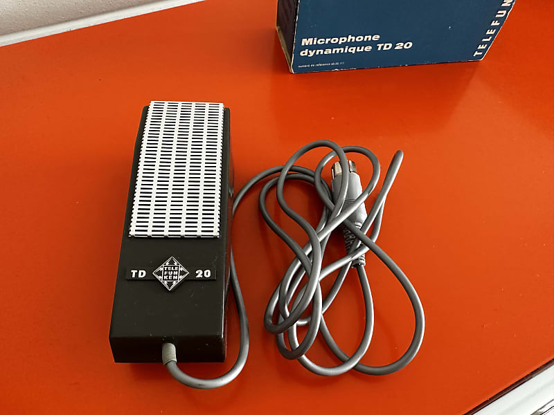 Telefunken 1965 Vintage TELEFUNKEN DYNAMIC MICROPHONE | Reverb Canada
