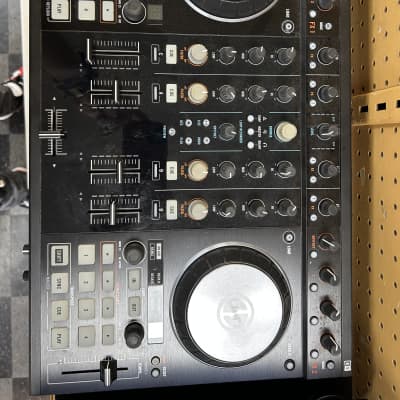 Native Instruments TRAKTOR KONTROL Z2 DJ Mixer (San Antonio, | Reverb