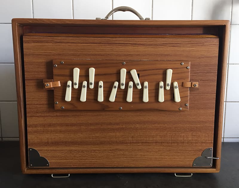 Shruti Box Chromatic 440hz G to G | Reverb