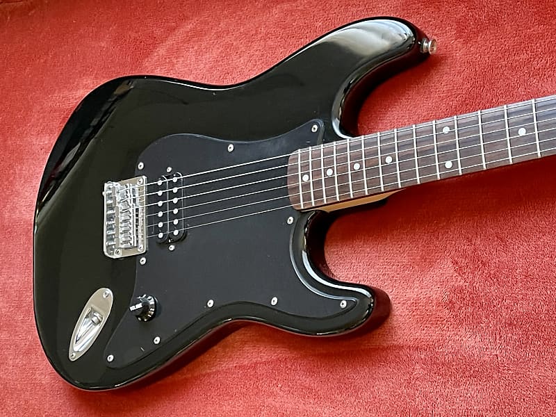 Squier Bullet Strat 2002 - Black in black Single Humbucker | Reverb
