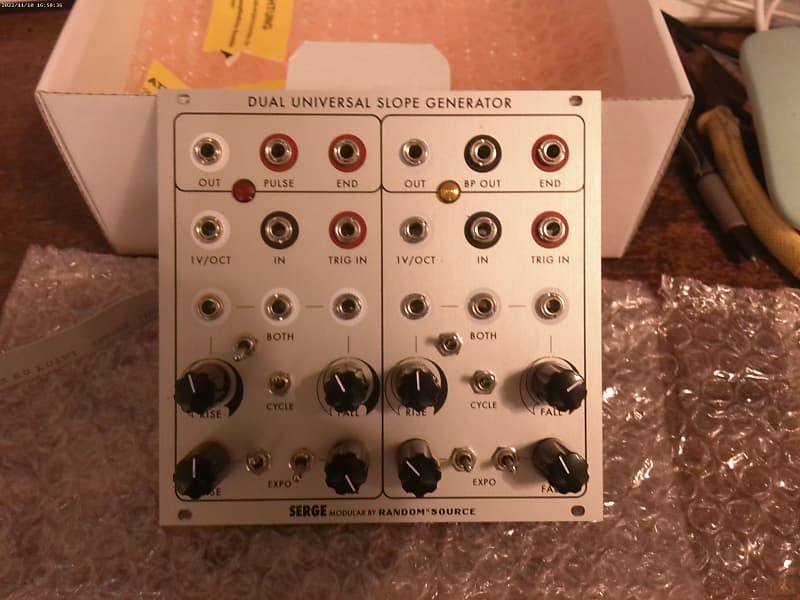 Random Source Dual Universal Slope Generator mk2 Serge | Reverb