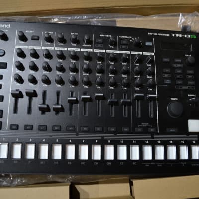 Roland TR-8S Rhythm Performer Bundle with Roland K-25m | Reverb