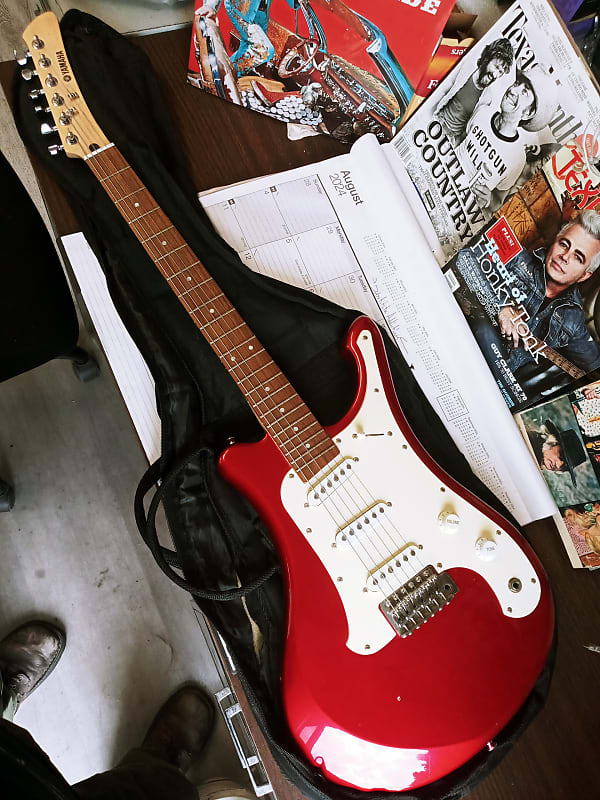 Extreme Offset Surf Stratocaster Guitar! Yamaha Flying | Reverb