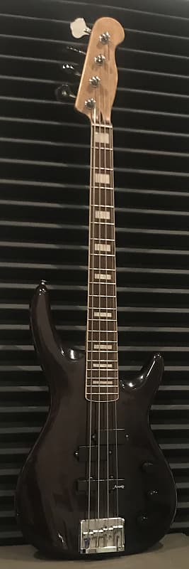 Custom short scale bass | Reverb