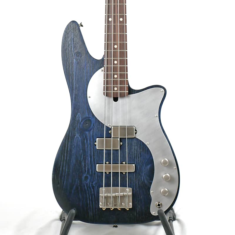 Offbeat Guitars Roxanne 32" Medium Scale Bass in Indigo-go on | Reverb