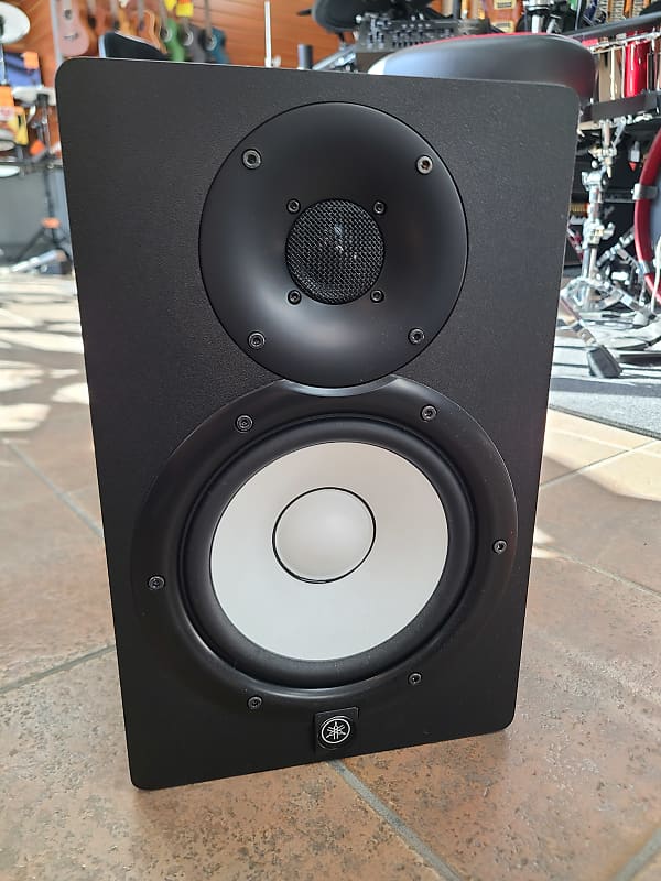Yamaha HS7 6.5" Powered Studio Monitor (Solo) - Black | Reverb Canada