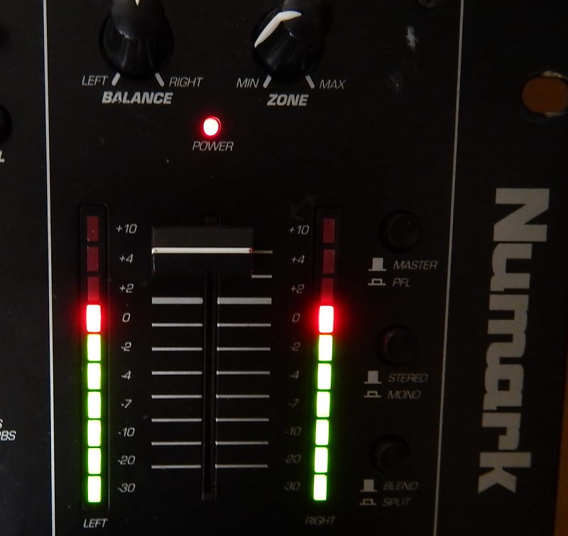 Numark 200FX MKII - 4 Channel Rack-Mountable DJ Mixer with | Reverb