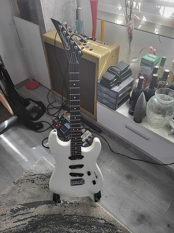 Charvel Charvette m300 1980 -1991 - White | Reverb