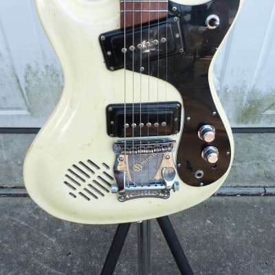 Mosrite the Vintage built in amplifier white | Reverb