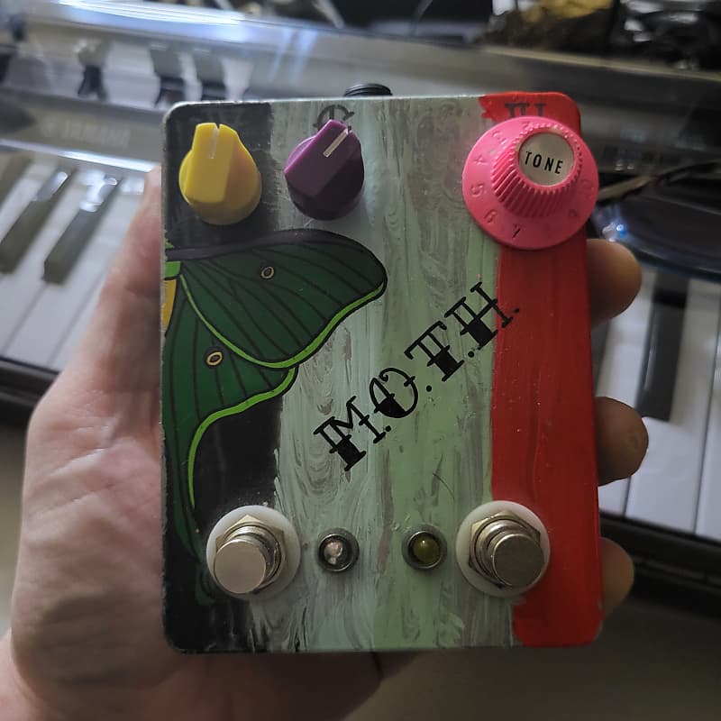 Fuzzrocious M.O.T.H. Multi Octave Tremolo Hex fuzz hand | Reverb