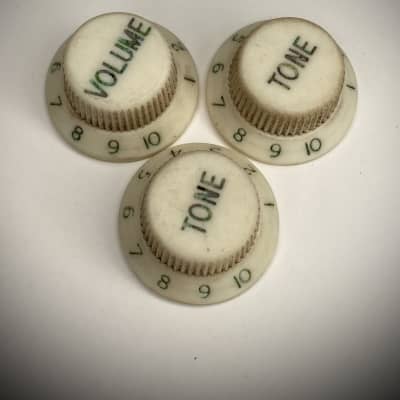 Aged / Relic Vintage Replica Stratocaster Knobs Parchment | Reverb
