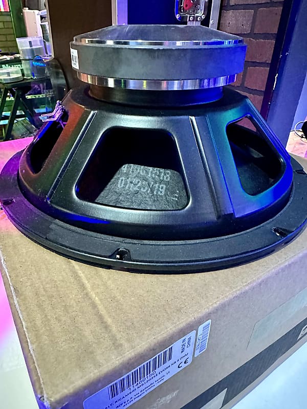 OPEN BOX 12" RCF MB12G255 | Reverb