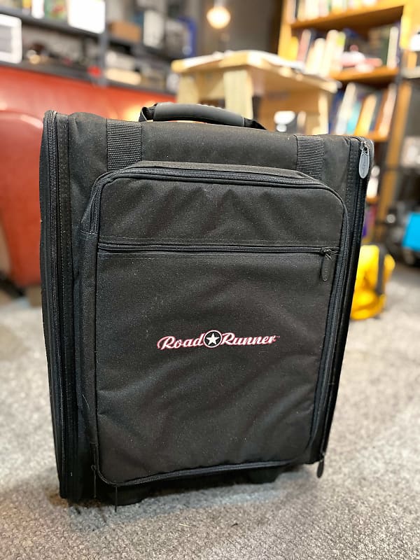 Road Runner RKPRC2 Rack Case Black 2 Space Black | Reverb