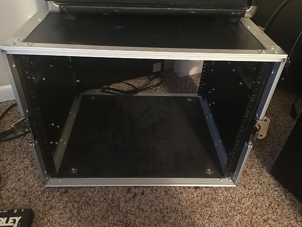 Road Runner Deluxe Effects Rack 8U Black | Reverb