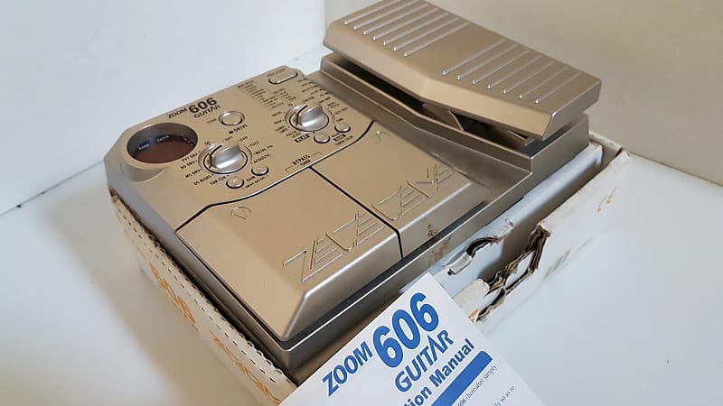 Zoom (MIJ) 606 90s Silver Multi FX Guitar Effects Unit With | Reverb