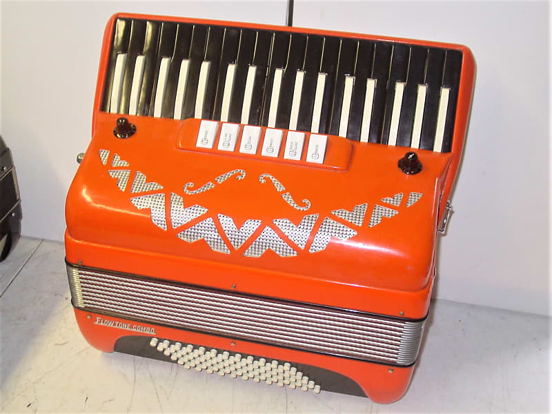 Titano Piano Accordion Flow Tone Combo 'Cordion Reverse | Reverb