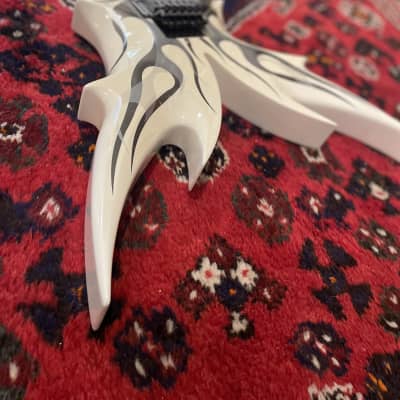 B.C. Rich Draco Ghost Pearl White Ghost Flame 2009 - White | Reverb