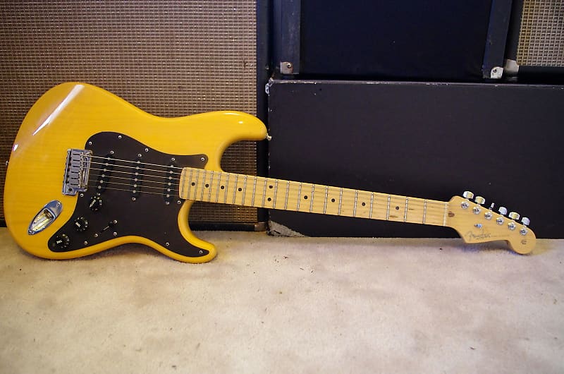 Special Edition - Corona - Fender Stratocaster 2002 | Reverb