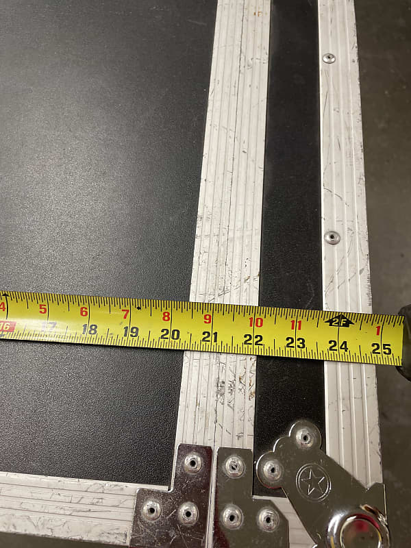 Road Runner 16u case Black | Reverb