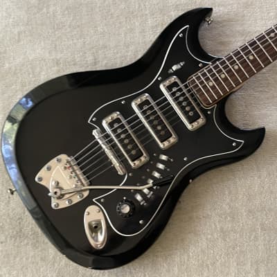 The Xenomorph III Alien themed guitar/playable artwork from | Reverb