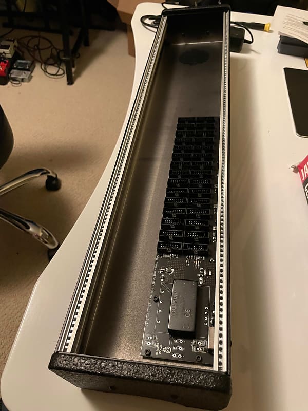 Erica Synths 1x126HP Powered Aluminum Skiff Eurorack Case | Reverb