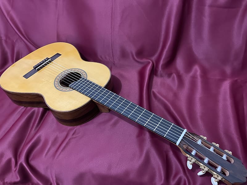 2019 Emily Shaw "Alissa" Classical Guitar | Reverb Canada